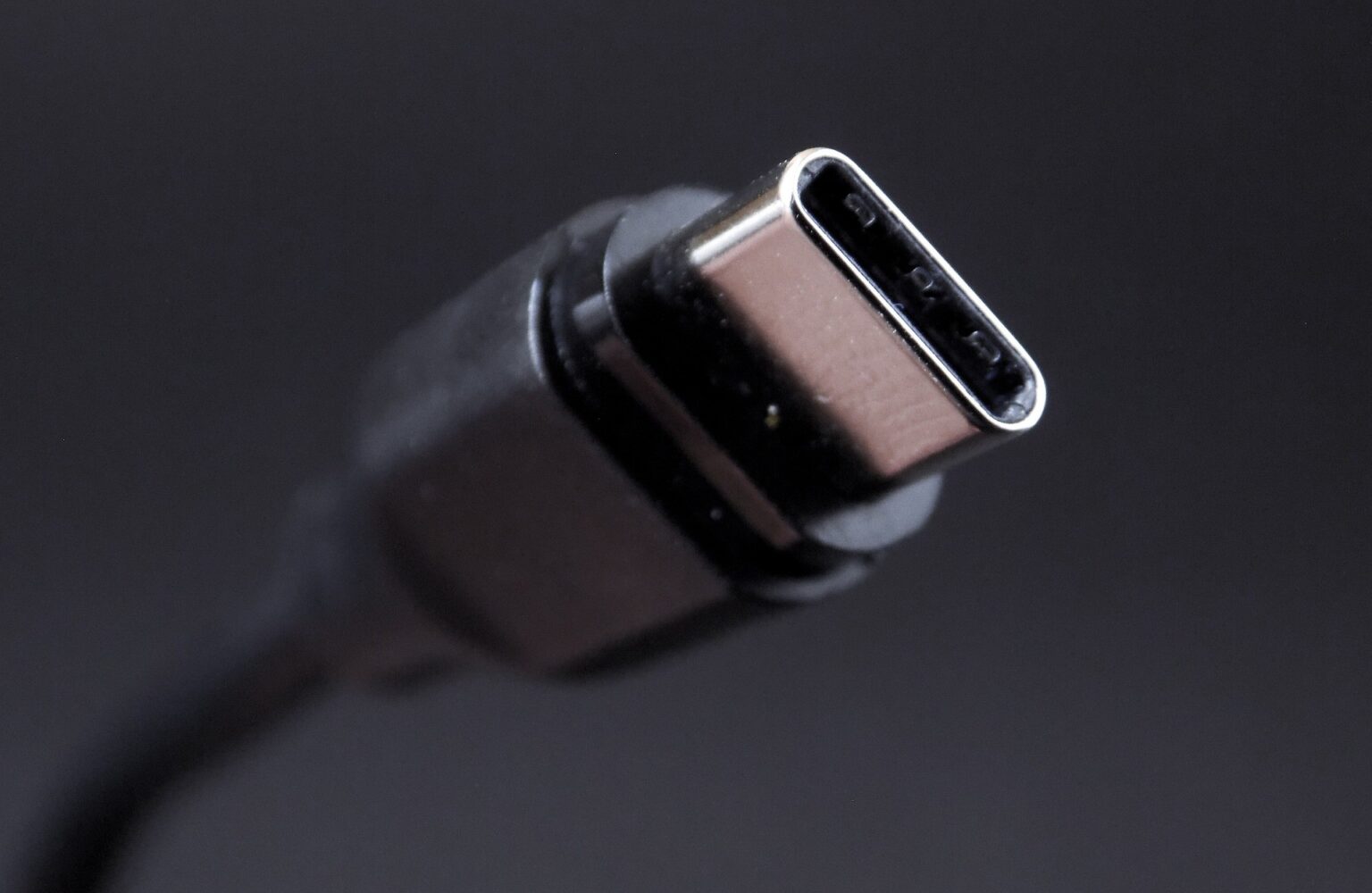 Kabel USB typu C – najważniejsze cechy i zastosowania – okablujemy.pl
